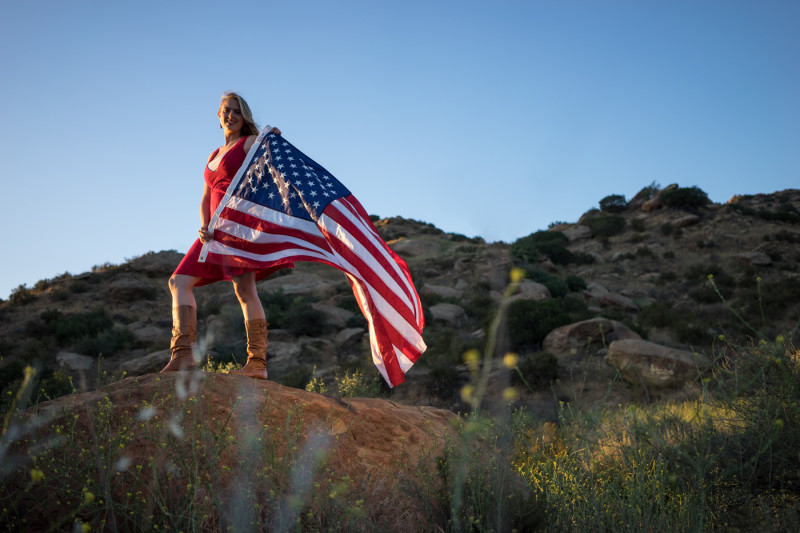 Portraits of America: Inspiring American Women in Breathtaking U.S ...