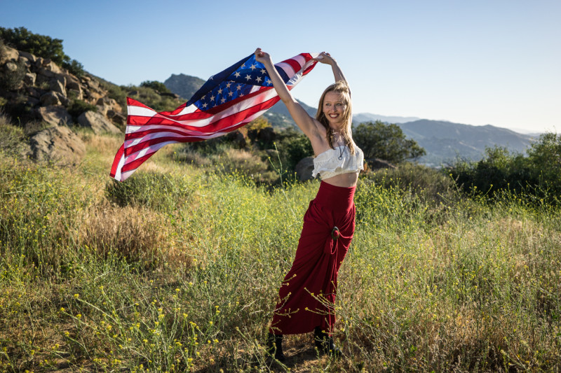 Portraits of America: Inspiring American Women in Breathtaking U.S ...